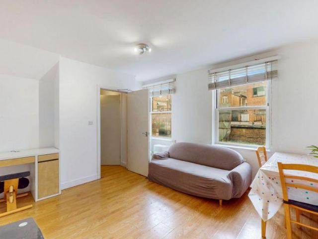 NW1 2 bed flat to rent £2,578 pcm £595 pw