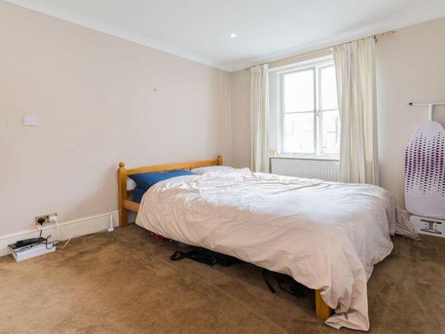 NW1 2 bed flat to rent £2,600 pcm £600 pw