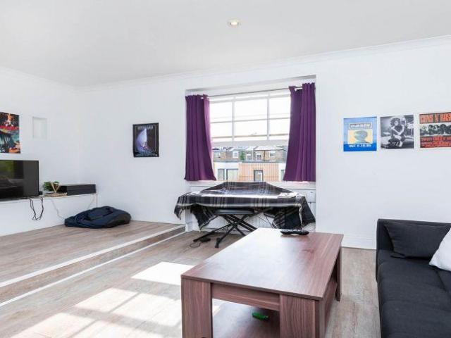 NW1 2 bed flat to rent £2,730 pcm £630 pw