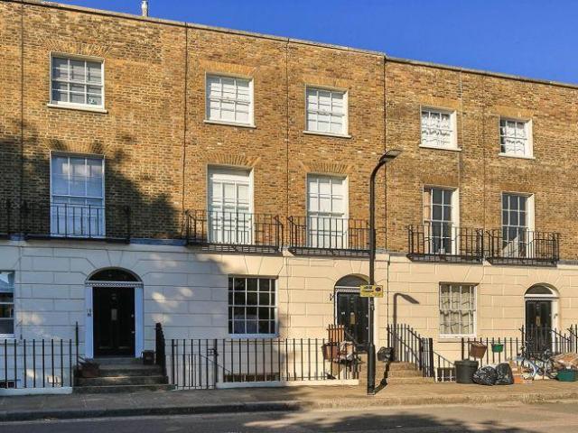 NW1 2 bed flat to rent £3,012 pcm £695 pw