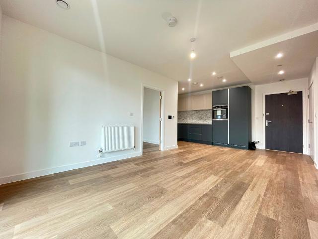 NW9, 2 bed flat to rent, £2,250 pcm | PrimeLocation
