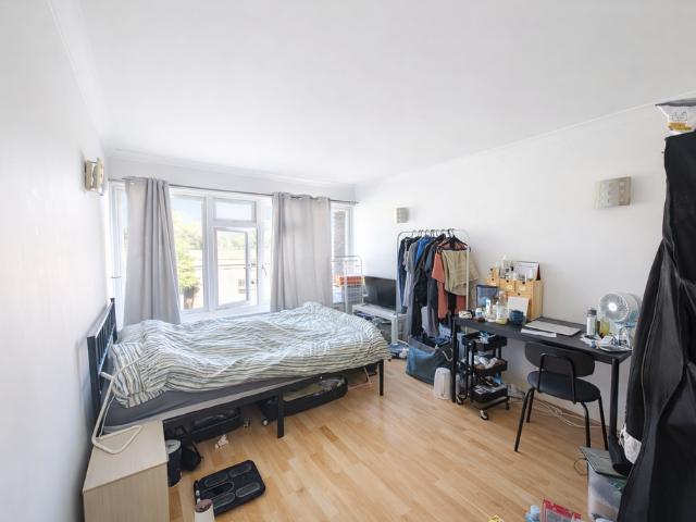Nymans Gardens, London SW20 1 bed flat to rent £1,050 pcm £242 pw