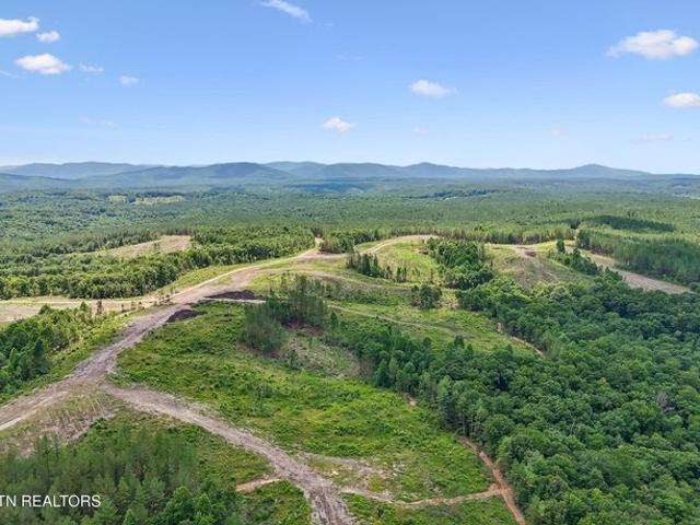 Nydeck Rd, Robbins, TN 37852