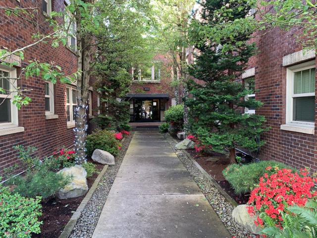 O511 Beverly Court Studios