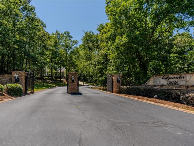 O Overlook Drive