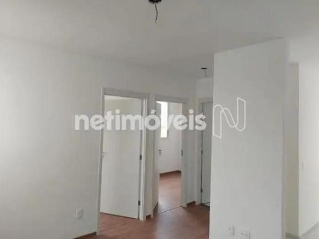 O apê ideal para viver bem e com praticidade! 2 quartos, lazer, fácil acesso e s