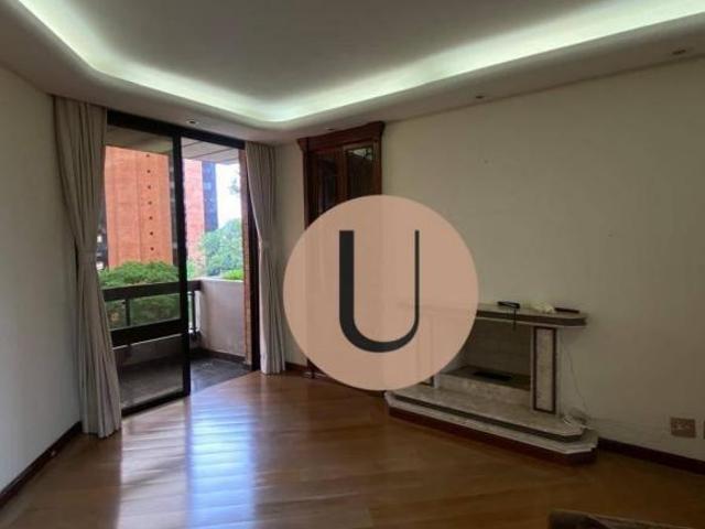 O Charme de Viver em Higienópolis: Apartamento em Rua Arborizada e Tranquila!