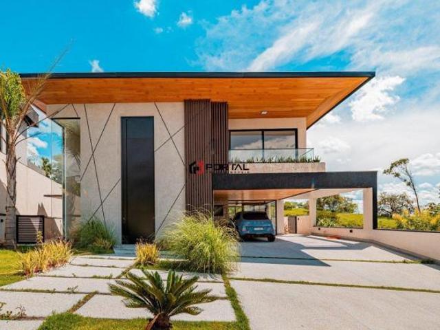 O equilíbrio entre arquitetura contemporânea, conforto absoluto e localização privilegiada!