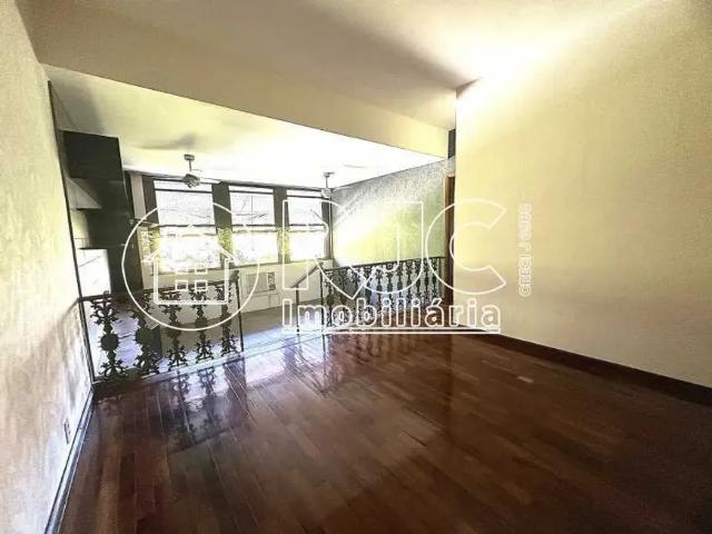 O Espaço Ideal para Viver Bem: Amplo Apartamento de 120m² e 3 Quartos no Coração da Tijuca