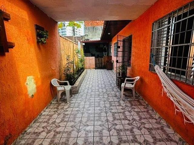 O imóvel está localizado na Vila Caiçara, bairro que vem recebendo cada vez mais investimentos na in