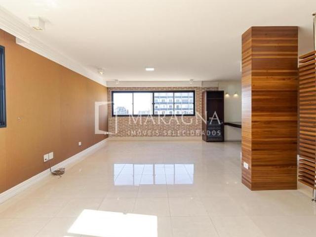 O Privilégio de Morar em uma Cobertura Única no Batel