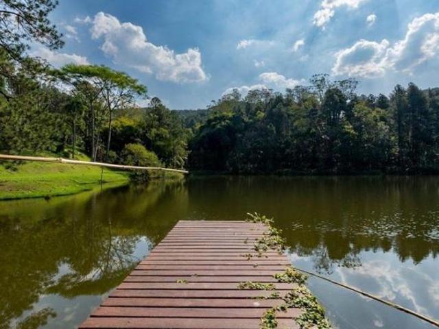 O Refúgio dos Sonhos: Sítio Cinematográfico com Cachoeira Privativa, é Lago, Piscina, Panorâmica