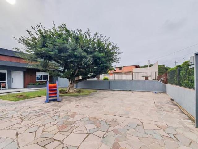 O refúgio perfeito: Casa térrea reformada com piscina e clima de interior!