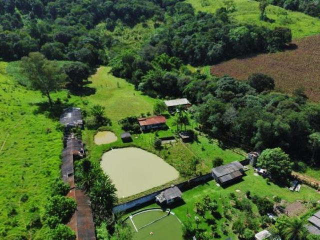 O Refúgio Perfeito no Campo Casa de Campo com 2 Residências, 9.400 m² e Beleza Natural!