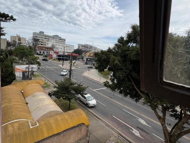 O seu próximo endereço tem sol da manhã, silêncio e alma de Curitiba