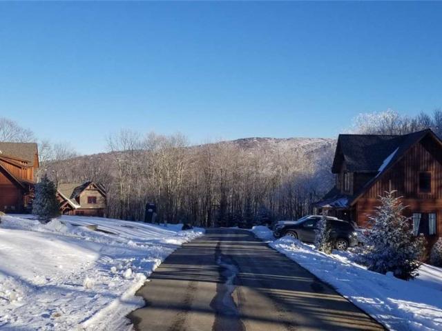O 15 Eagles Nest Trail
