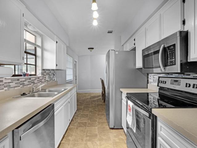 Ocoee House with Dining area. Homey & newlyrenovat