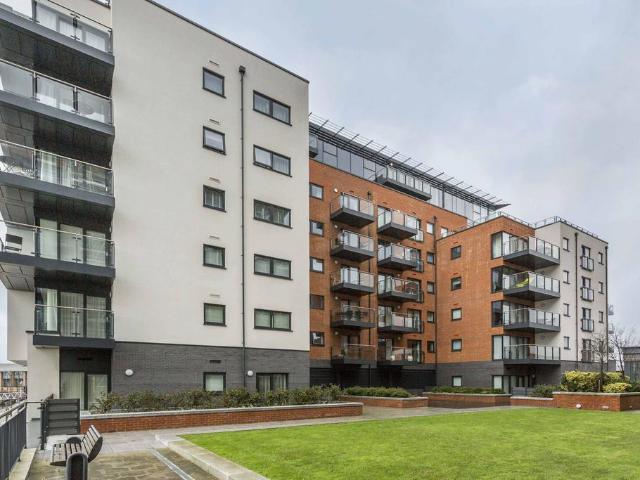 Ocean Way, Southampton SO14 1 bed apartment to rent £1,275 pcm £294 pw