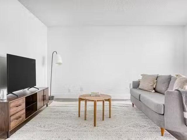 Ocean Club 360 The Village Dr, South Redondo 1 Bedroom 1.