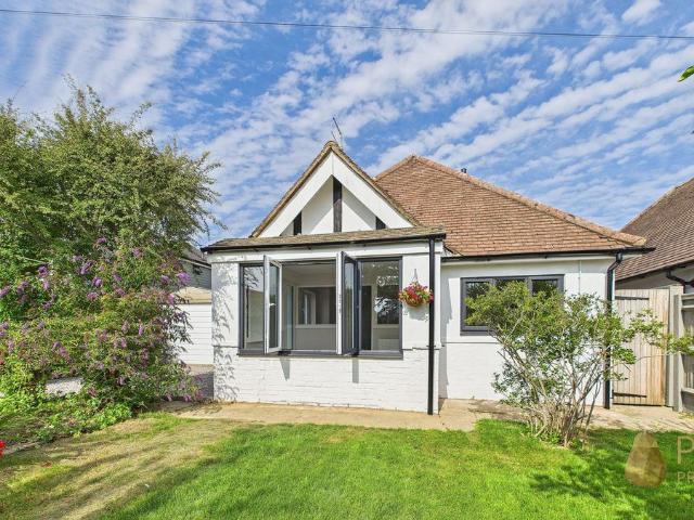 Ocean Drive, Ferring BN12, 2 bed detached bungalow to rent, £1,750 pcm | PrimeLocation