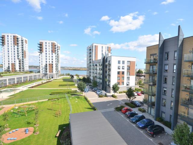 Ocean Drive, Gillingham ME7, 2 bed flat to rent, £1,400 pcm | PrimeLocation