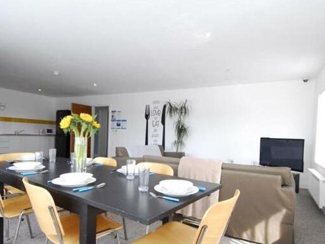 Ocean House, Beds, 6 Bedroom Apartment