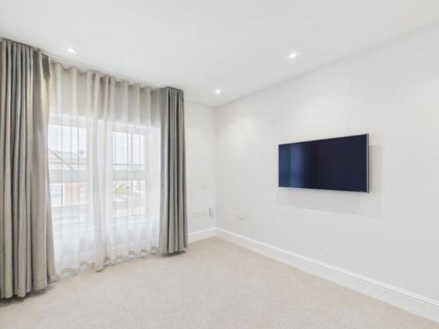 Ocean present a 2 bedroom unfurnished penthouse apartment on North Street in Southville with large roof terrace with far reaching views. Available in August