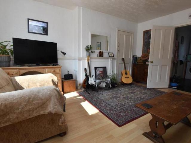 Ocean present this 3 bedroom family house on Kenmare Road, Knowle. With off street parking, a large rear garden with far reaching views, this would suit family life