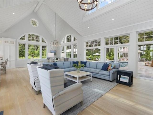 Ocean Rd, Narragansett, Home For Sale