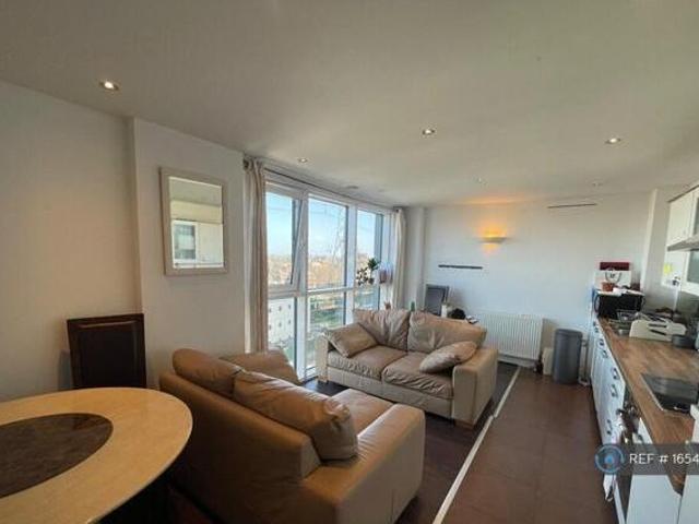 Oceanis Apartments, London, 2 Bedroom Flat