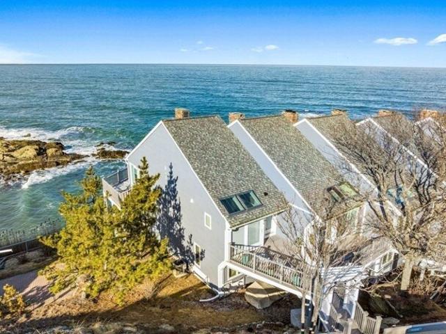 Oceanside Dr Unit,hull, Condo For Sale