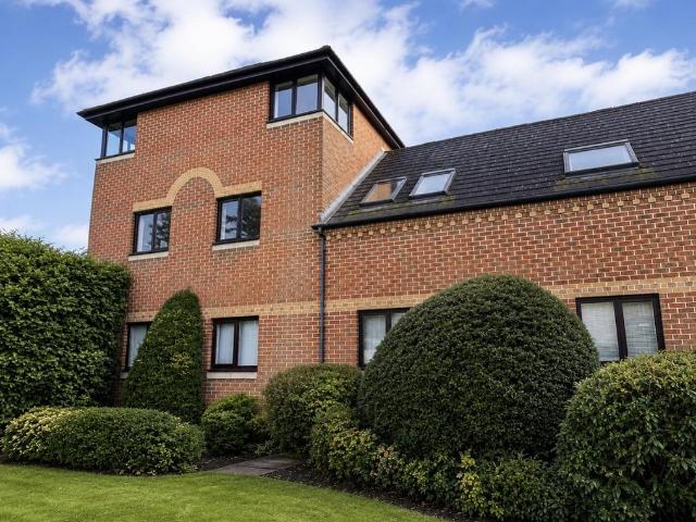 Ock Mill Close, Abingdon. 3 bed duplex to rent £1,700 pcm £392 pw