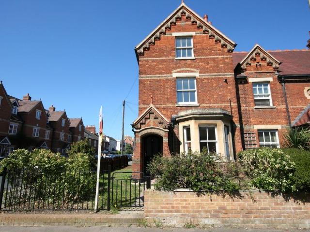 Ock Street, Abingdon OX14 3 bed end of terrace house to rent £1,950 pcm £450 pw
