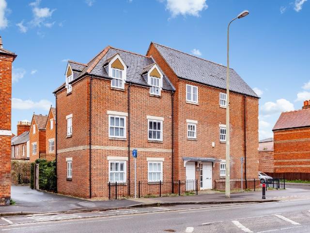 Ock Street, Abingdon OX14, 2 bed flat to rent, £1,500 pcm | PrimeLocation