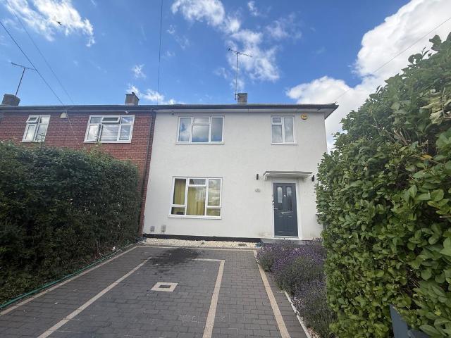 Ockham Drive, Orpington, BR5 3 bed semi detached house to rent £2,300 pcm £531 pw