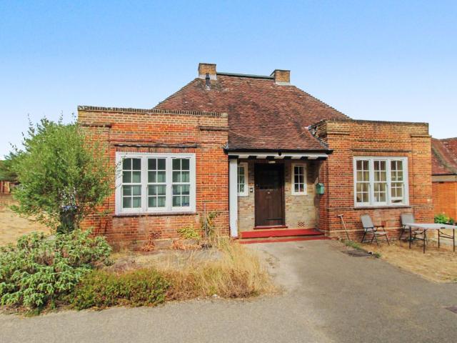 Octagon Road, Whiteley Village, Hersham KT12, 1 bed maisonette to rent, £995 pcm | PrimeLocation