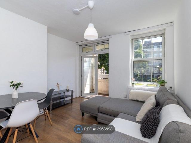 Octavia House, London W10, 3 bed flat to rent, £2,600 pcm | PrimeLocation