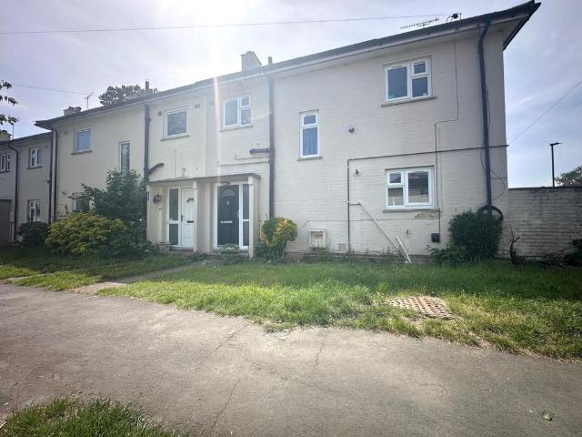 Octavia Road, Hampshire SO18 3 bed terraced house to rent £1,550 pcm £358 pw