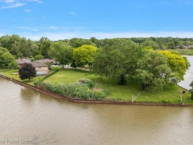 Octavia St, Chesterfield Township, MI 48047
