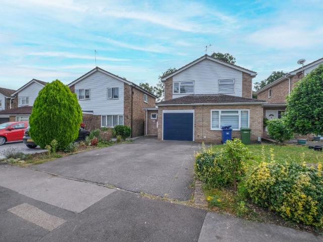 Oaktree Way, Sandhurst GU47, 5 bed detached house to rent, £5,500 pcm | PrimeLocation