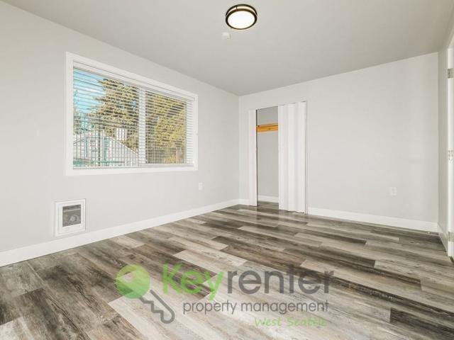 Oaktree 8 2 Bedroom Apartment for Rent at 931 N 104th St, Seattle, WA 98133 Greenwood