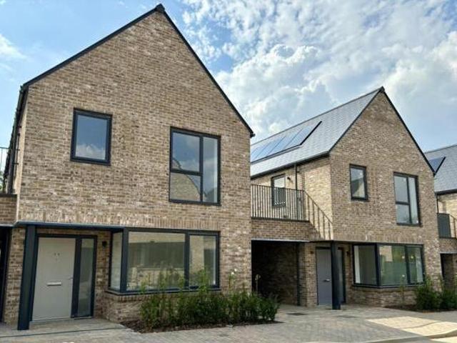 Oakview Walk, Harlow, 3 Bedroom Link