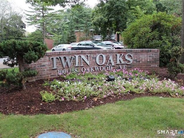 Oakwood Ave Apt B, West Hartford, Condo For Sale