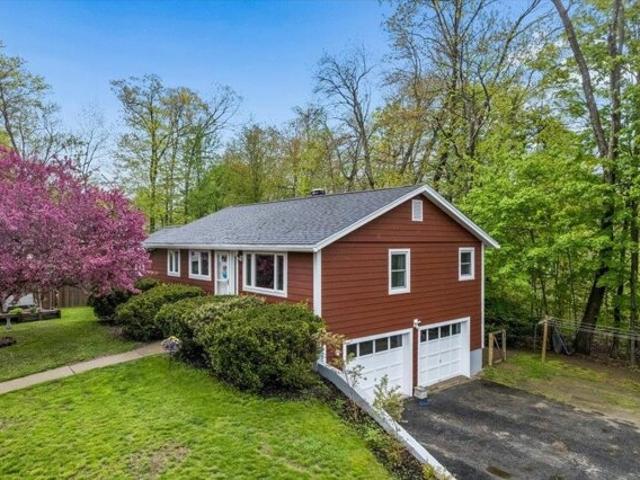 Oakwood Cir, Milford, Home For Sale