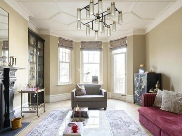 Oakwood Court, Holland Park, 2 Bedroom Apartment