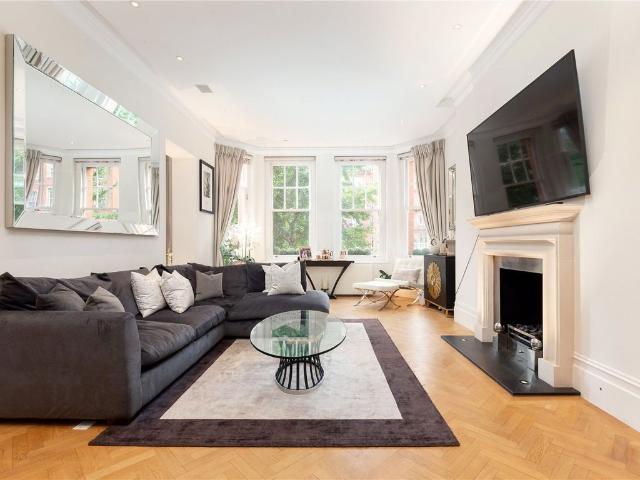 Oakwood Court, Holland Park W14, 3 bed flat to rent, £9,000 pcm | PrimeLocation