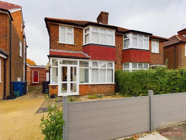Oakwood Crescent, Greenford 3 bed house to rent £2,300 pcm £531 pw