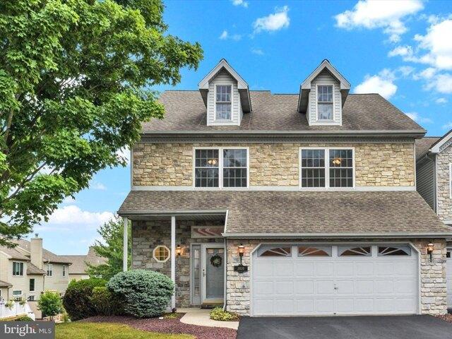 Oakwood Dr, Harrisburg, Home For Sale