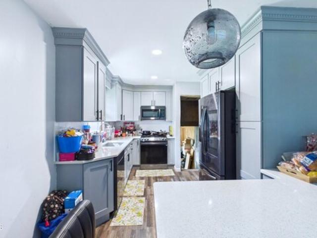 Oakwood Dr, Parlin, Home For Sale