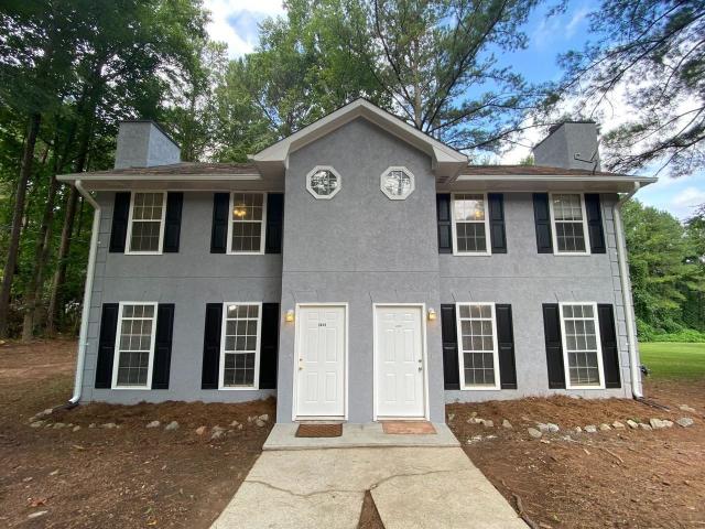 Oakwood Drive Duplex 2 Units 2 Bedroom Apartment for Rent at 2012 Oakwood Dr, Stockbridge, GA 30281